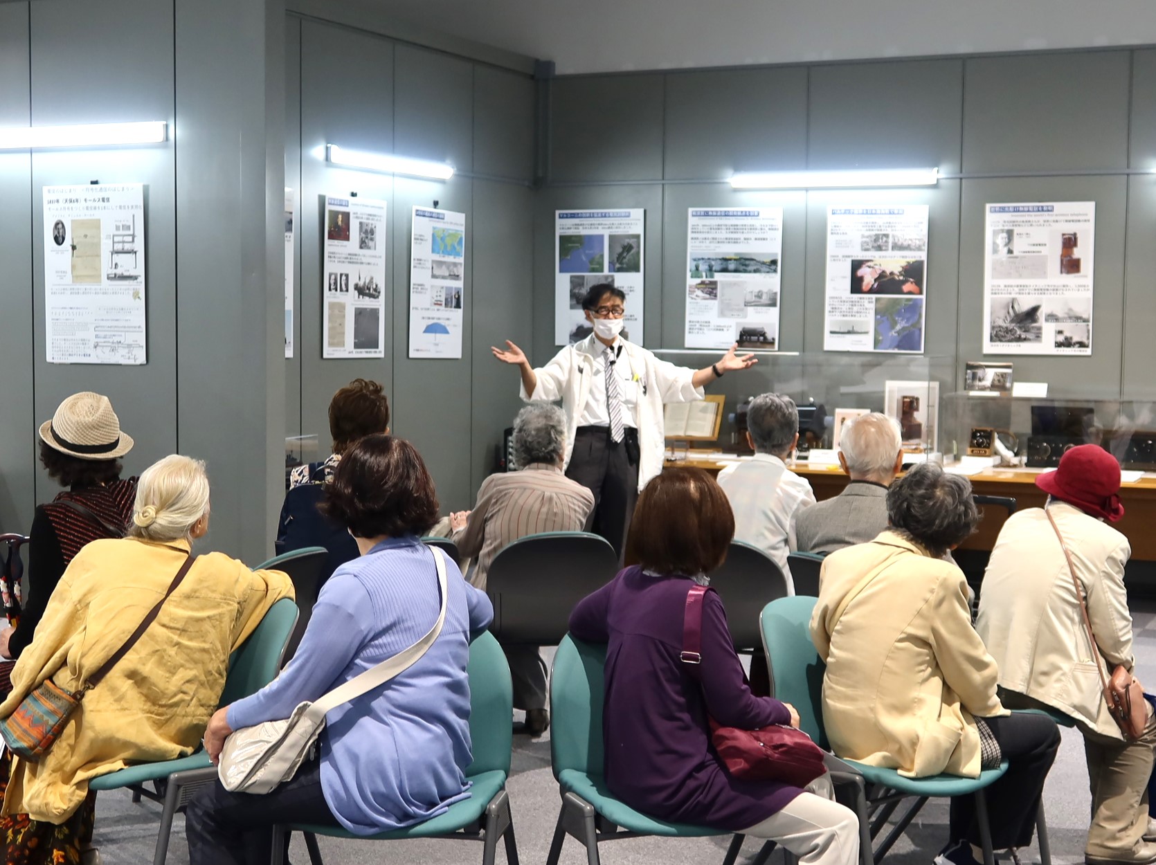 「洗足会」の皆様がYRP無線歴史展示室を見学されました | 横須賀リサーチパーク